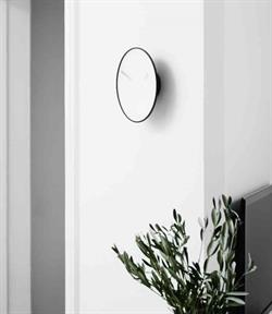 Momentt Wall Clock Vægur Gejst | E-mærket | KØB HER